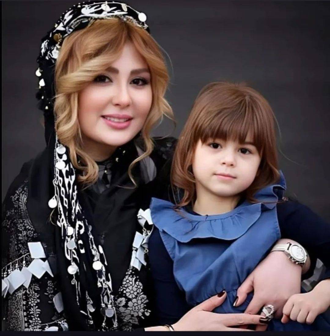 شباهت جالب دختر نیوشا ضیغمی به چهره قبل از عمل زیبایی مادرش عکس جدید